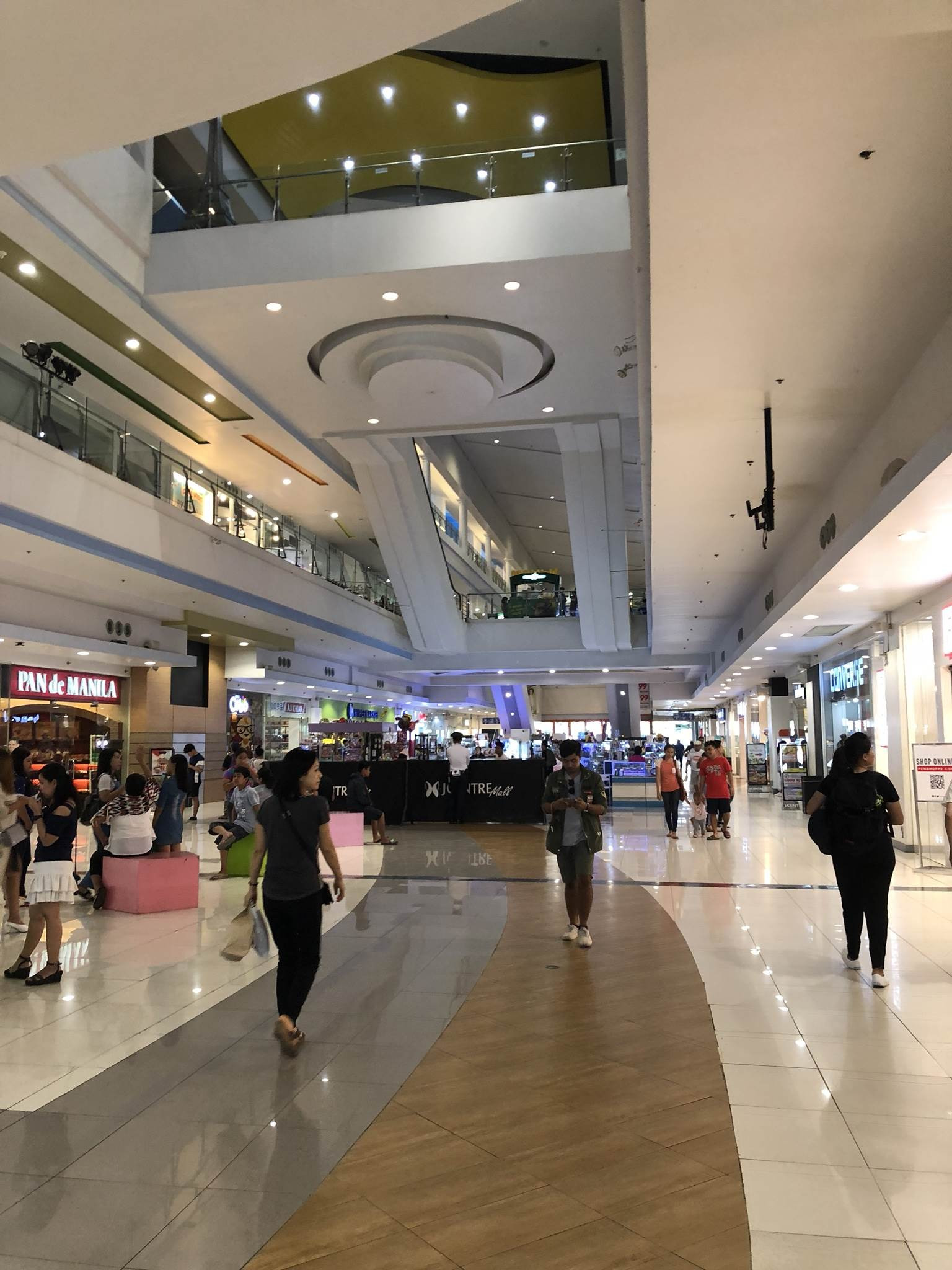 【FEGC學生Selina -宿霧生活日記】- JCENTRE Mall - 部落格 - First English